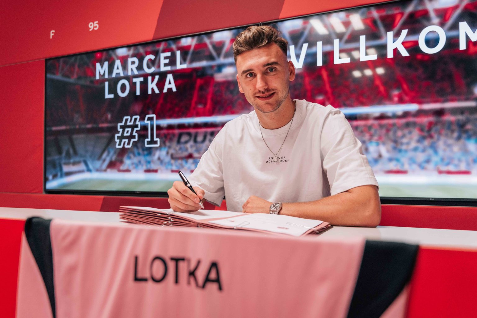 OFICJALNIE: Marcel Lotka zmienił klub. "Z deszczu pod rynnę"